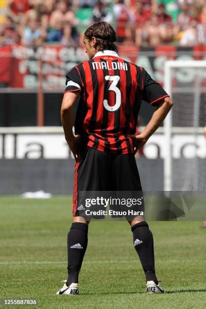 2922 Paolo Maldini Ac Milan Photos And High Res Pictures Getty Images