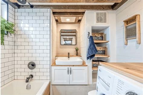 Tiny House Bathroom Layout