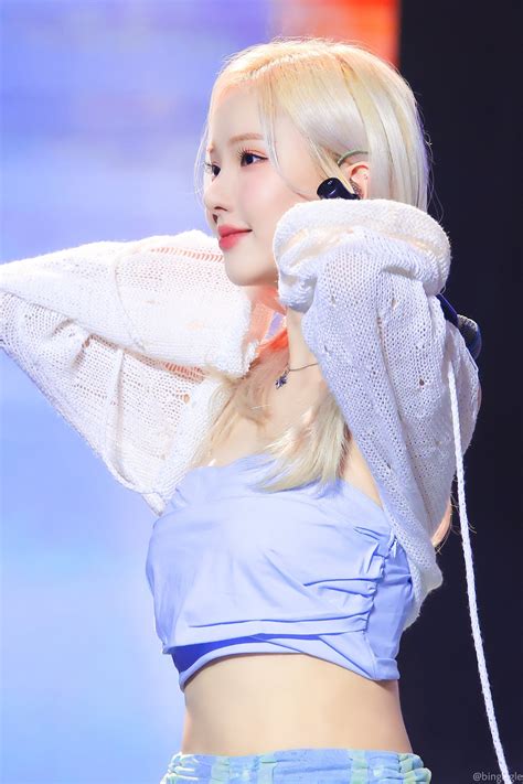 240518 Viviz Eunha Spring Breeze In Campus Kpopping