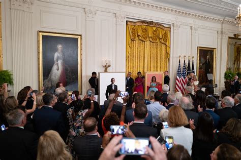 Barack And Michelle Obama Return To White House For A Nostalgic And