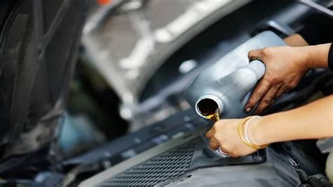 Cara Mengganti Oli Matic Mobil Dari Rumah Simpel Dan Mudah