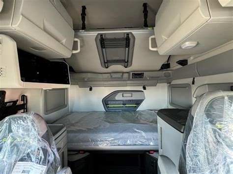 2026 Volvo Vnl 860 For Sale 74 Sleeper V699796