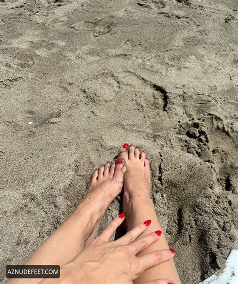 Isabel Forner Feet Aznudefeet
