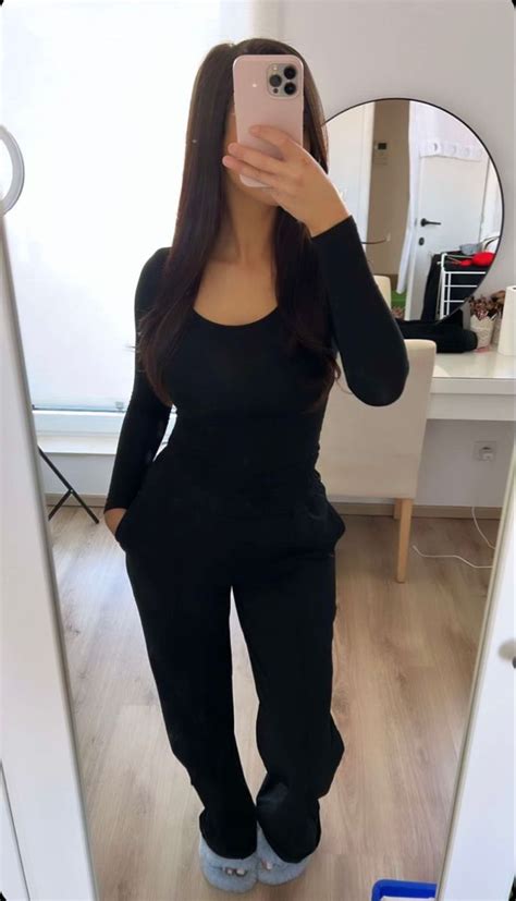 Pin Van 𝐸 Op Tenues🤍 Modekleding Stijlvolle Kleding Modieuze Outfits