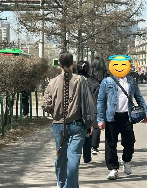 Том Одоо ч ийм урт үс тун ховор болсон доо Facebook