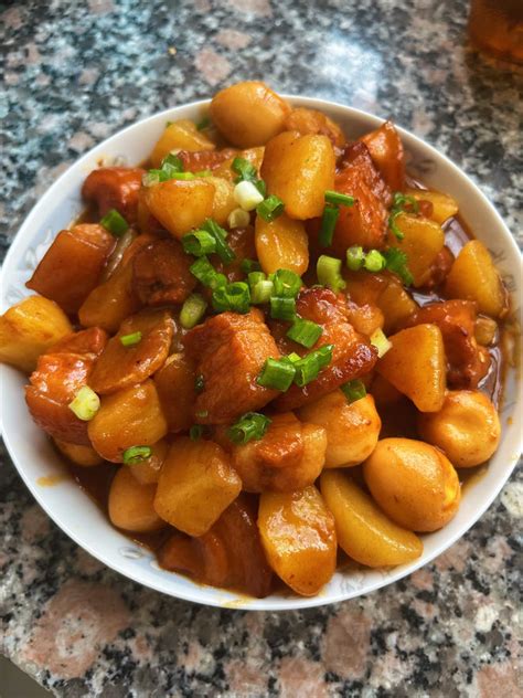 【土豆红烧肉的做法步骤图，土豆红烧肉怎么做好吃】海那边的椰子1 下厨房