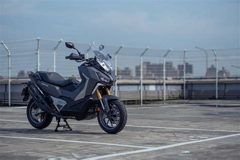 Prueba Sym Adxtg 400 El Auténtico Scooter Adventure De Media Cilindrada