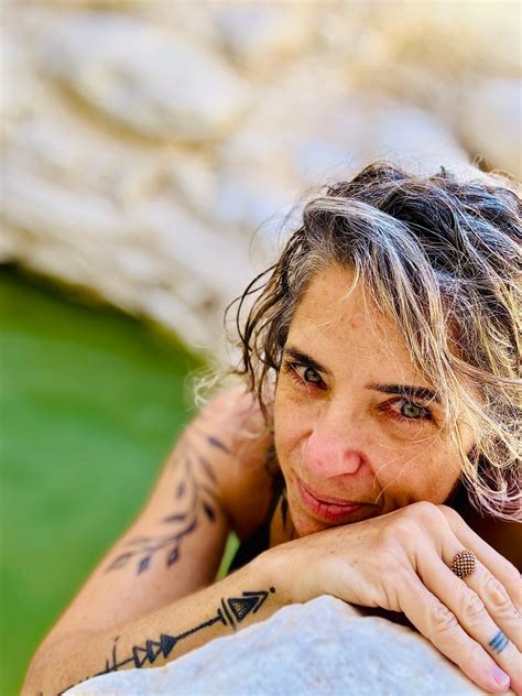 ענבל הרפז ‎ענבל הרפז‎ Added A New Photo