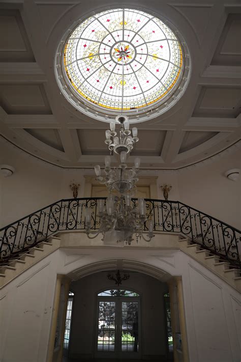 Así Luce La Mansión De Zhenli Ye Gon