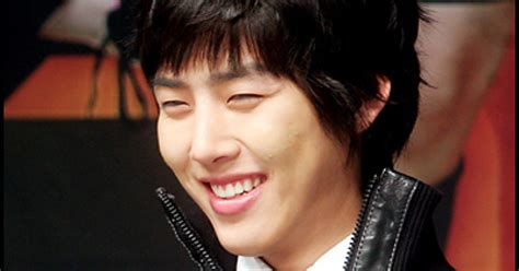 포토엔 달콤한 미소 백성현 소녀팬들 울릴 준비 됐어요