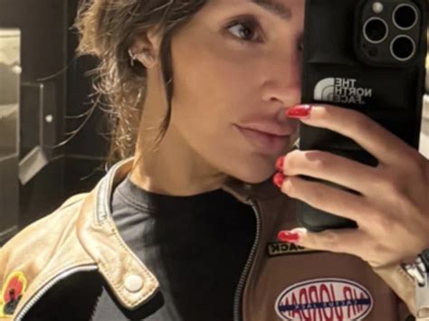 Sisi Rose The Stunning Diva Really Cant Take Enough Selfies — Attack