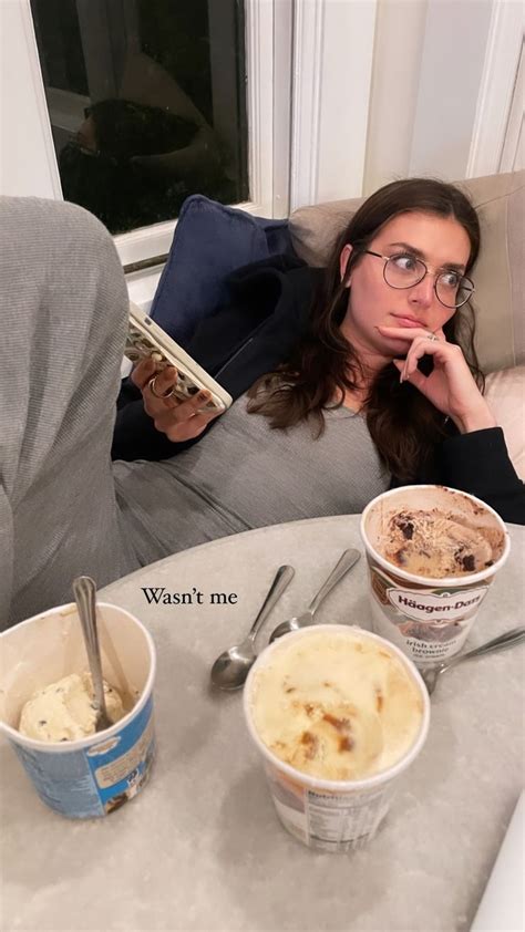 Jessica Clements Image