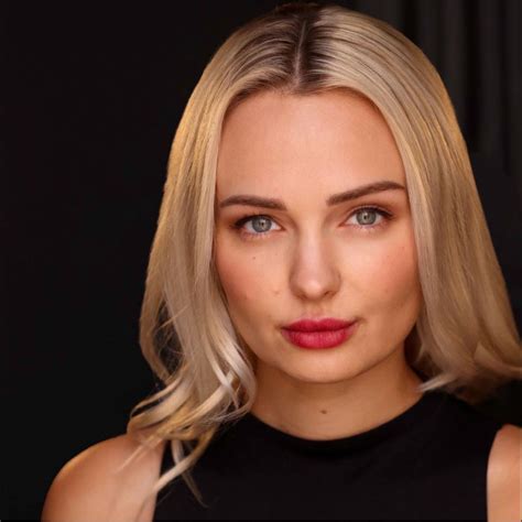 Natalie Morris Model