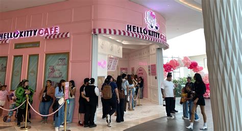 Hello Kitty Cafe Fans Line Up For Santa Clara Opening San José Spotlight