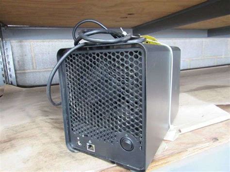 1 Data Robotics Inc Drobo Fs 5 Bay Storage Array Mdl Drds2 A No Hard