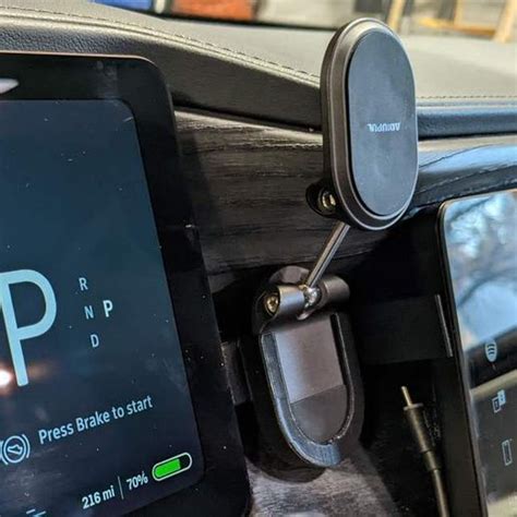💨 Rivian R1s R1t Dash Phone Mount For Magnetic Adapter・free 3d File