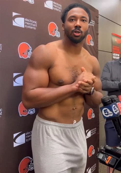 Nfl Star Myles Garretts Press Conference Has Fans Thirsting — But Not