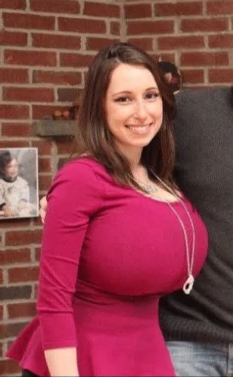 Busty Girls 44 Pics