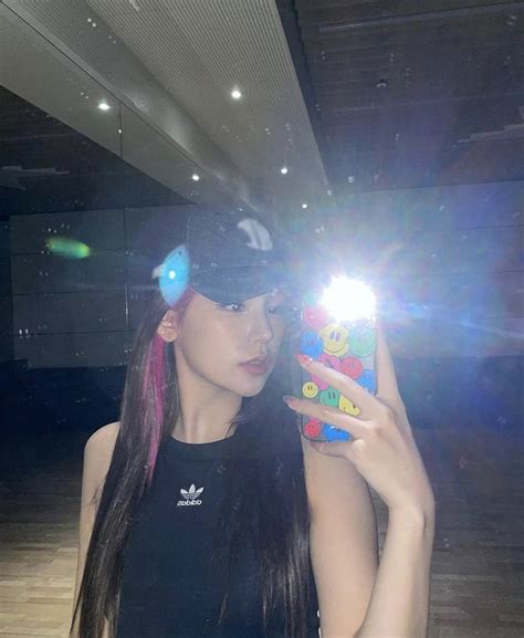 Yeji [210911] Itzy Cat Ear Headphones Korean Girl Groups