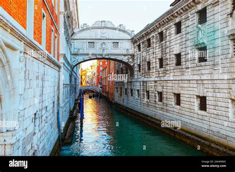 Bridge Of Sighs In Venice 17th Century Architecture Scenic Canal With