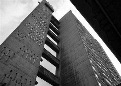 Brutalist Buildings Balfron Tower London By Ernö Goldfinger