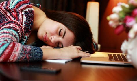 Lėtinis Nuovargis Sutrikimas Nr 1 Sudėtingai Diagnozuojama Ir Prastą Gyvenimo Kokybę Lemianti