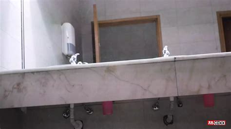 Atrapado Cruising En El Baño Baño Xhamster