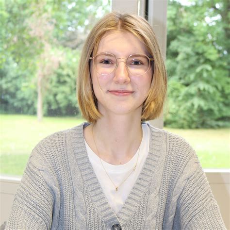 Vivien Jahnke Werkstudentin Marketing Und Social Media Management