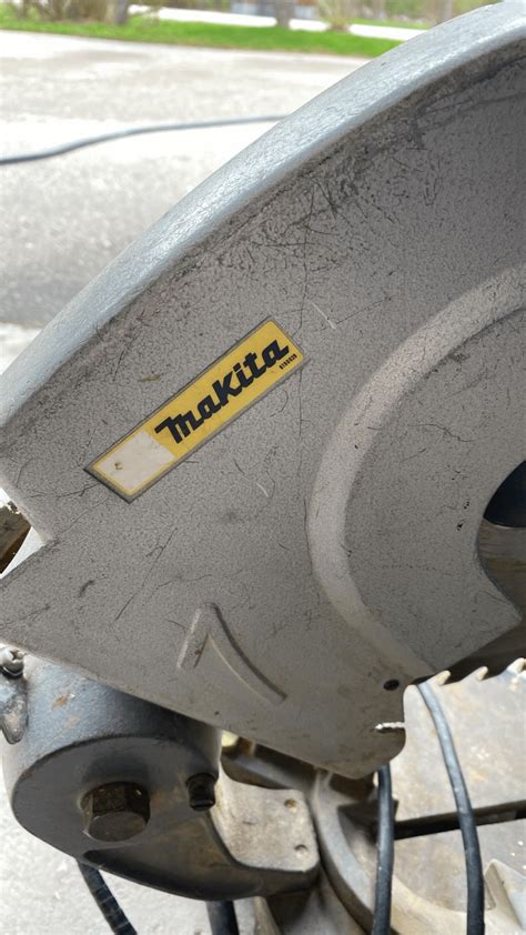Can Anyone Help Me Find What Makita Saw This Is Lady Says Its Really Old And Cant Find Any