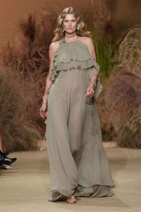Toni Garrn Walks Runway At Luisa Spagnoli Ss 26 Show At Milan Fashion