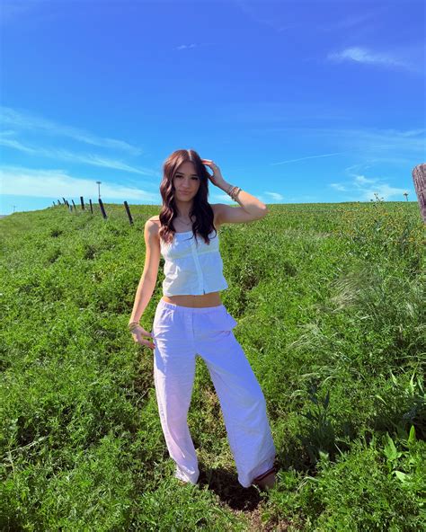 Liv Olivia Nicely • Instagram Photos And Videos