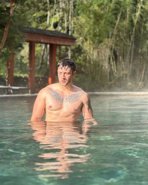 Ignacio Guerra Renovando Energías 💪🏻🔋 Con Aguas Termales 😮‍💨 Instagram