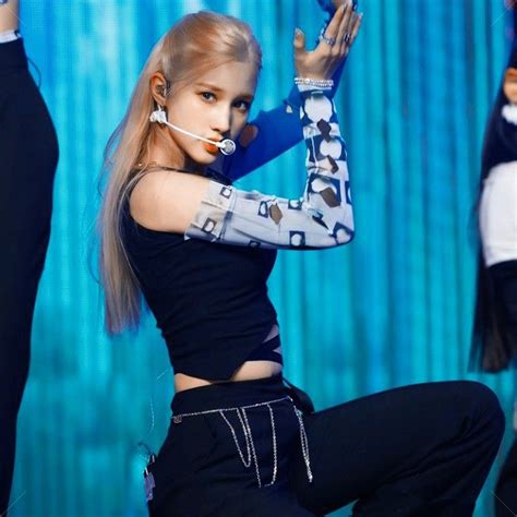Pin By Mylierr On Tone Cam Girl Group Kpop Girl Groups Countdown