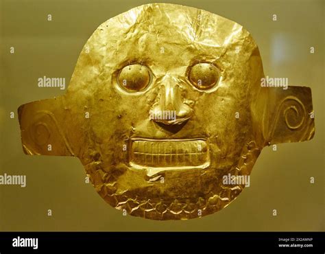 Golden Mask 200 A C Palmira Valle Del Cauca Calima Museo Del Oro