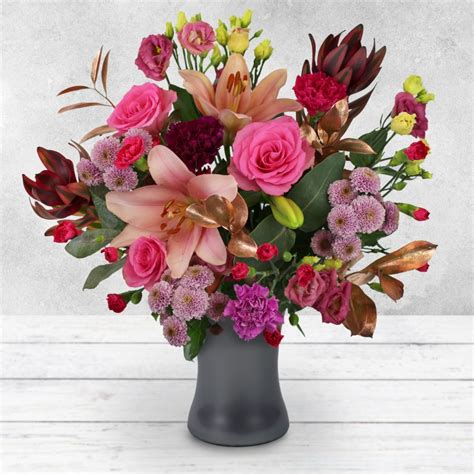 Blushing Winter Bliss Robinsons Flowers Christmas Flowers