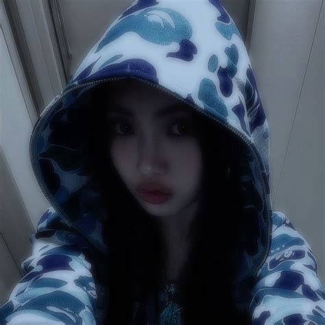 Pin By Lifexlover On Blurryy Icons 🐰 New Jeans Style Blurry Blue