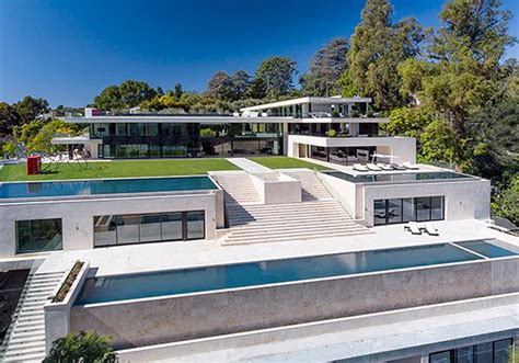 20 Photos Of Beyonce And Jay Zs Bel Air Mansion