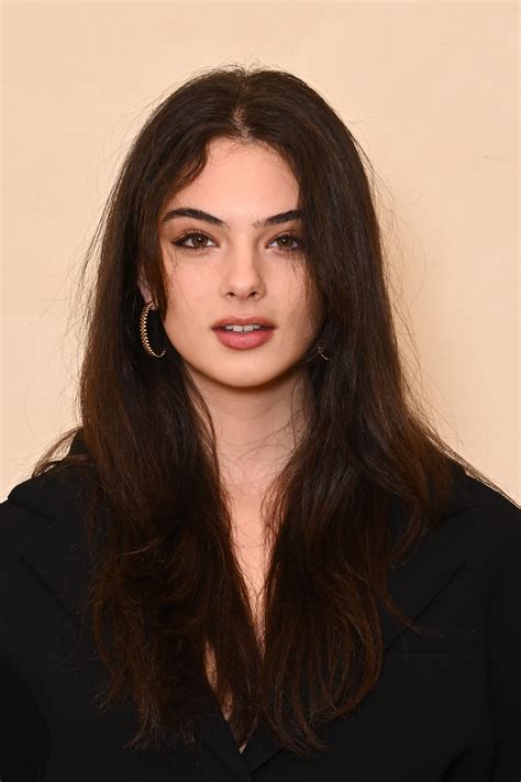 Deva Cassel Porte La Tendance Bijou Que Lon Ne Quittera Plus Vogue