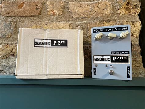 Pete Cornish P 2 Grey Series Distortion Some Neck Guitars