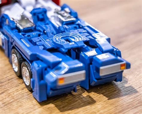 历代几百个擎天柱玩具，全输给它了——变形金刚 Mp44 擎天柱 30 哔哩哔哩