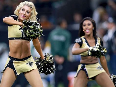 Nfl Cheerleader Salary How Much Does An Nfl Cheerleader Make