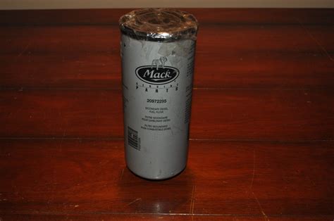 Mack 20972295 Fuel Filter Cross Reference