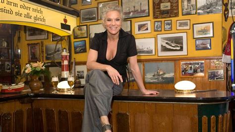 Zum 60 Geburtstag Das Wussten Sie Bestimmt Nicht über Moderatorin Und Sängerin Ina Müller 7