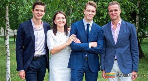 Austėja Landsbergienė Apie Stereotipus Motinystę Ir Santykius Su Vyru Gabrieliumi