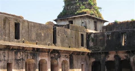 Mandla Ramnagar Moti Mahal M P India Pics मंडला रामनगर मोती महल