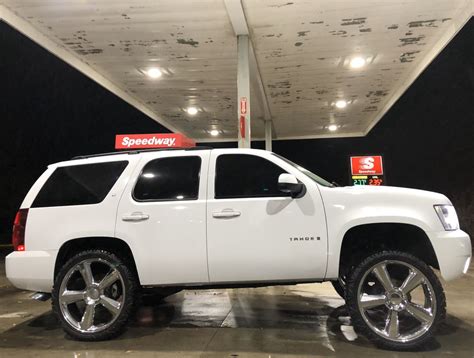 Pin By Diego Flores On Squatted Tahoe Jacked Up Trucks Custom Chevy
