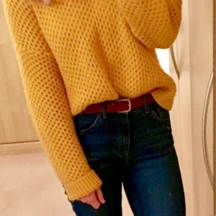Yellow Jumper And Mom Jeans Love Yellow 🍂 Outfit Inspo Yellow