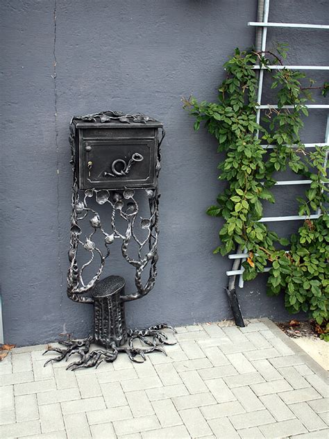 Mailbox With Stand Tree Trunk Gamkalvehomelt