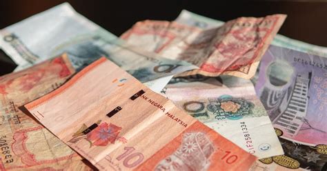 The Malaysian Ringgit Will Continue To Fall Estimated Down To Sgd 1 Rm3 45 The Malaysian