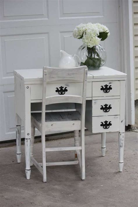 Shabby Chic Small Desk Decorating Ideas